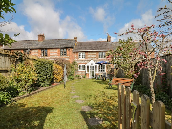 Poppy Cottage - Blandford Forum