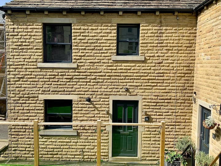 Victoria House - Holmfirth