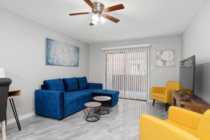 The 3 Queen Modern By 802 & Paredes - Brownsville, TX