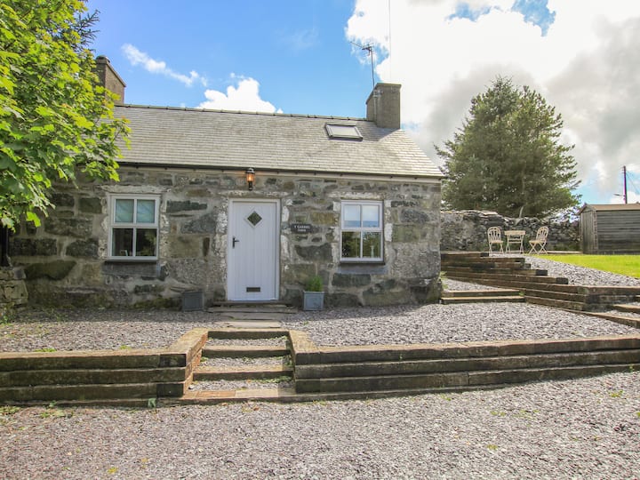 Y Garreg Fawr - Beddgelert