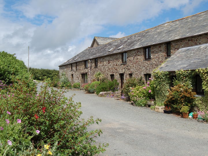 The Wagon Linney - Cornwall