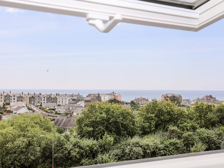 Ty Copr Perlog - Criccieth