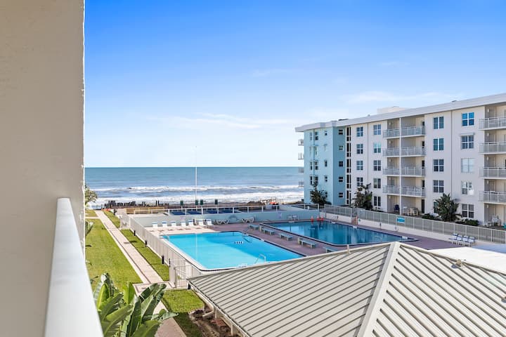 Coastal Chic Condo With Lovely Ocean View - New Smyrna Beach, FL