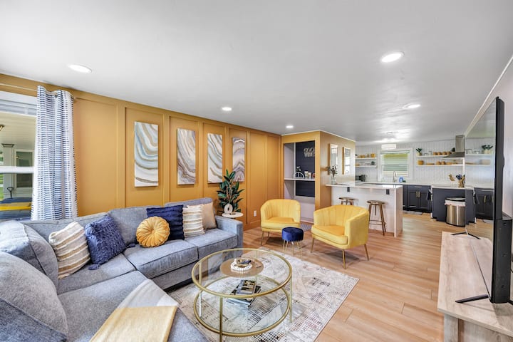 Lambeau’s Backyard Bungalow Two - Green Bay, WI