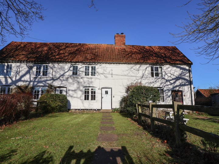 2 Greensleeves - Saxmundham