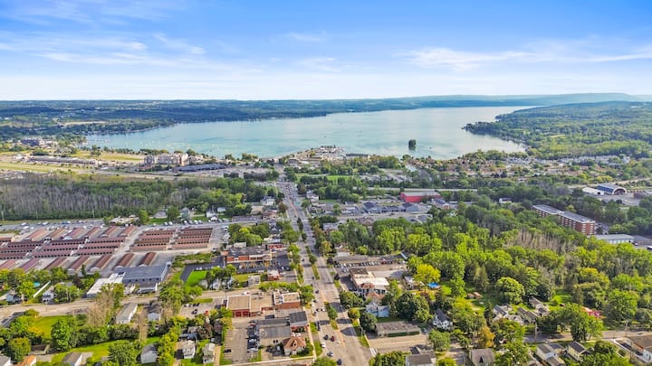 City Of Canandaigua Efficiency Apt | Flx Wineries - Canandaigua, NY