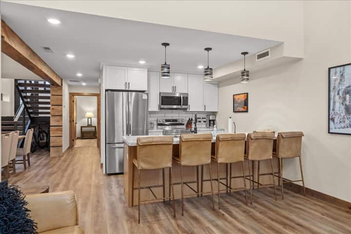 Hauser House Unit 2 (Dog Friendly) - Red Lodge, MT