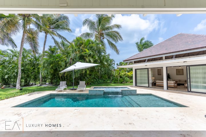 Incredible New 5bdr Villa, W/ Pool, Jacuzzi & Bbq - La Romana