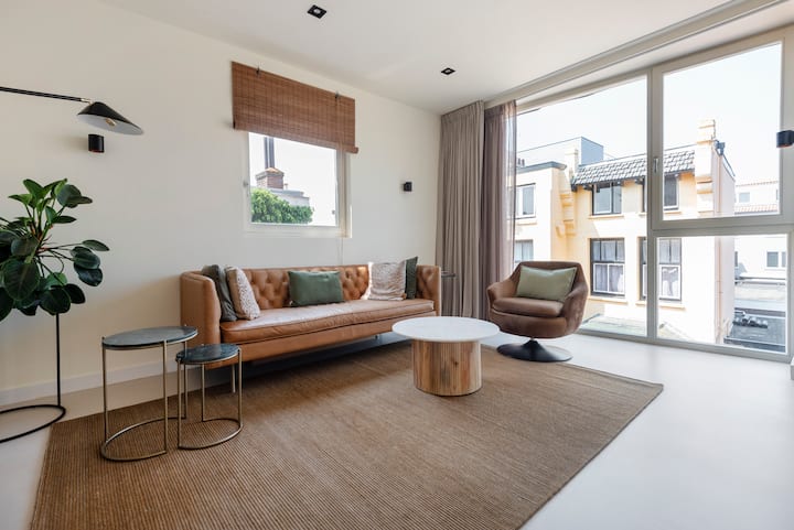 The Modern Burrow - Bloemendaal aan Zee