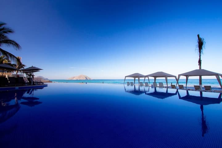 Tranquil Beachside Suite In Mazatlán - Mazatlán