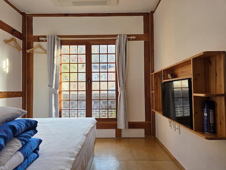 #한옥마을 #경기전 #오목대 #남부시장  봉선화 102호침대 - Jeonju-si