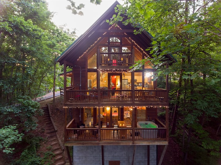 Mountain Woods, Game Room, Hot Tub, Workout Area - Gatlinburg, TN