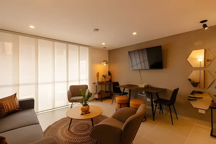 Ultra Refined Apt In Poblado / Pool / Ac / Gym - Medellin, Antioquia, Colombia