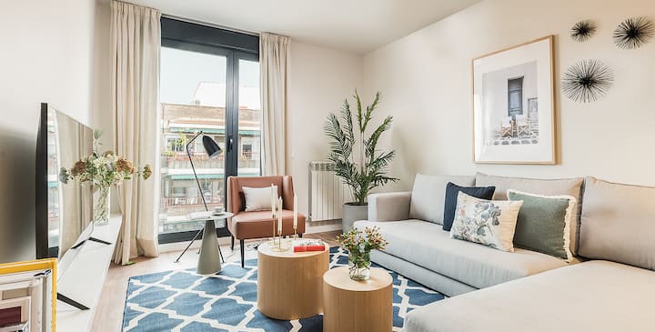 Homeclub | Modern Living With Pool In Tetuán - Madrid