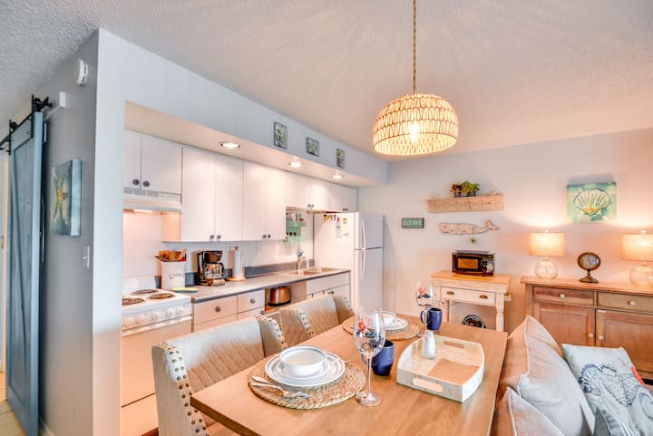 New Smyrna Beach Condo W/ Pool & Beach Access! - New Smyrna Beach, FL