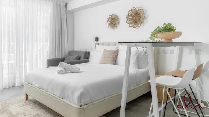 דירה אינטימית עם מרפסת 100 מטר מהים - By Edom - Eilat