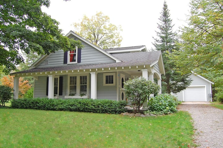 Charming 3br Home Near Glen Arbor With A Porch - Glen Arbor, MI