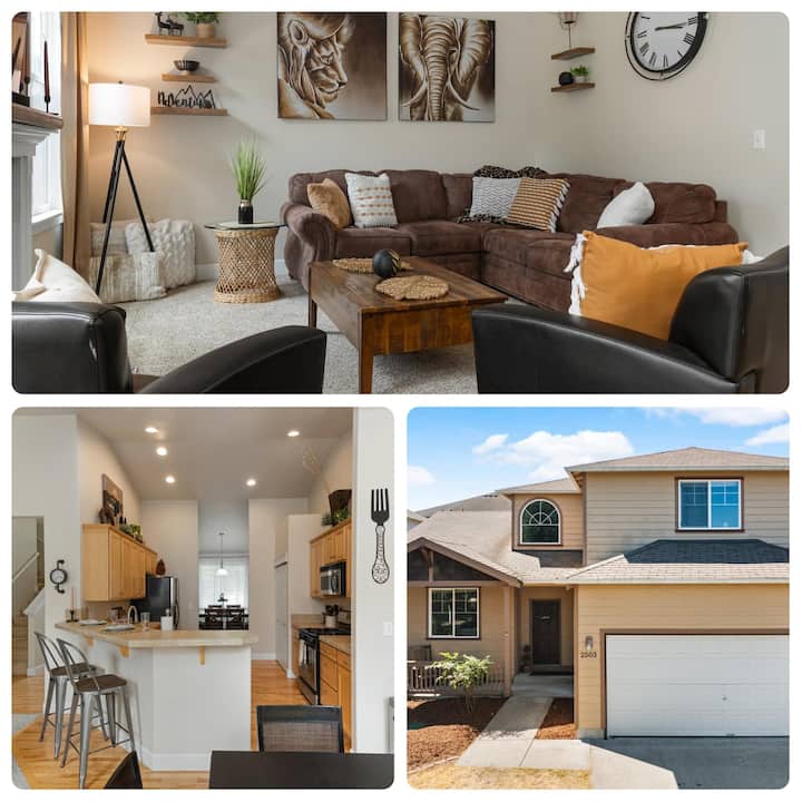 Adventure-themed Retreat | Upscale | Sleeps 12! - Washington