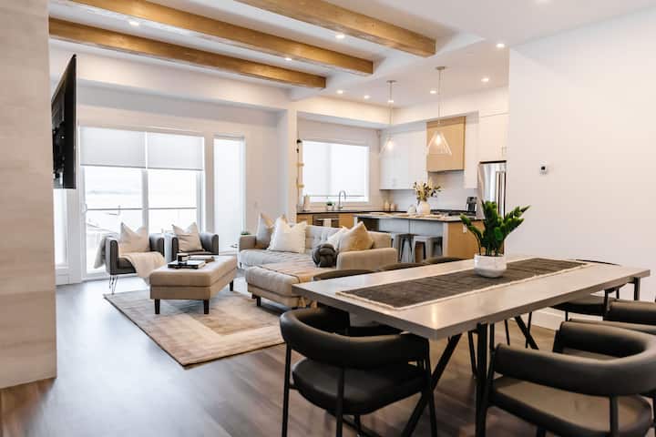 The Perch - Rooftop Patio W/ Hot Tub / Priv Beach - West Kelowna