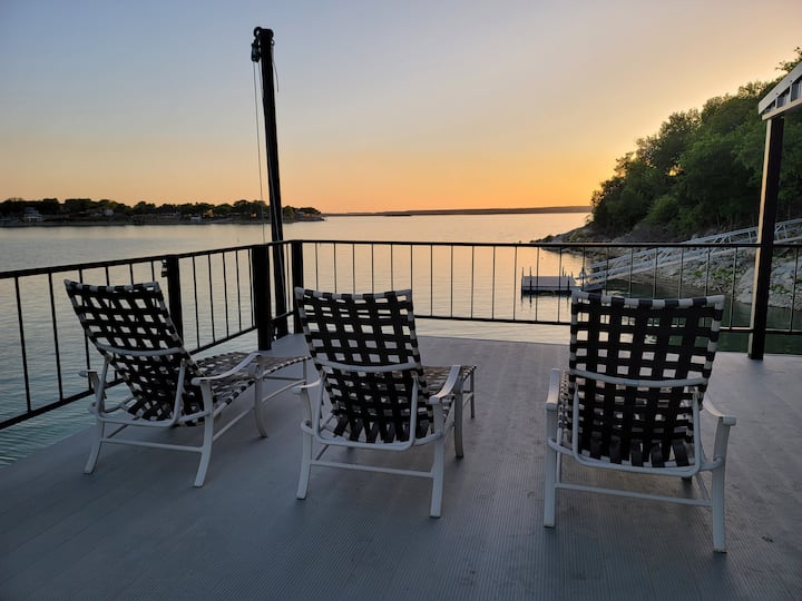 Lakefront Home With Hot Tub And Private Dock - Bridgeport, TX