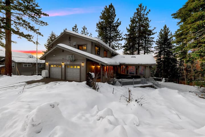 Cold Creek Tahoe: Hot Tub+game Room, Near Heavenly - South Lake Tahoe, CA