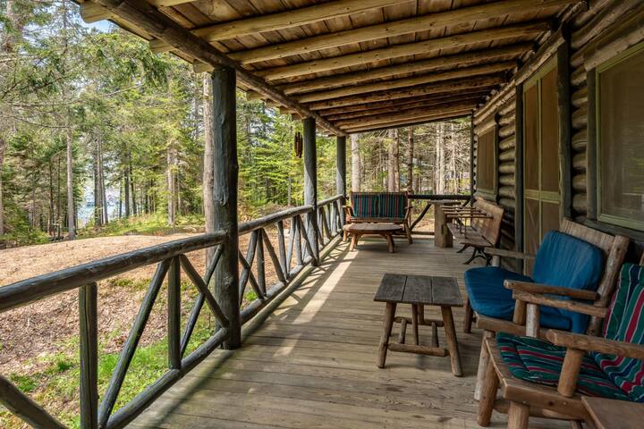 Enchanting Cabin Retreat In Boothbay Harbor - Boothbay Harbor, ME