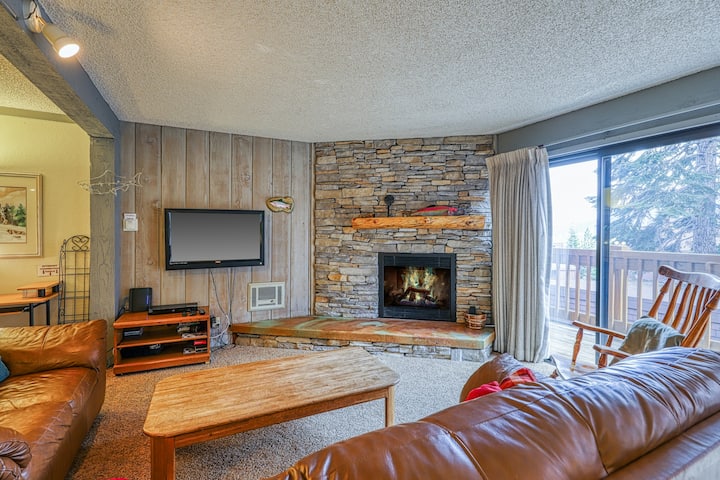 Charming 2br Ski In/out 2nd-floor | Balcony - June Lake, CA