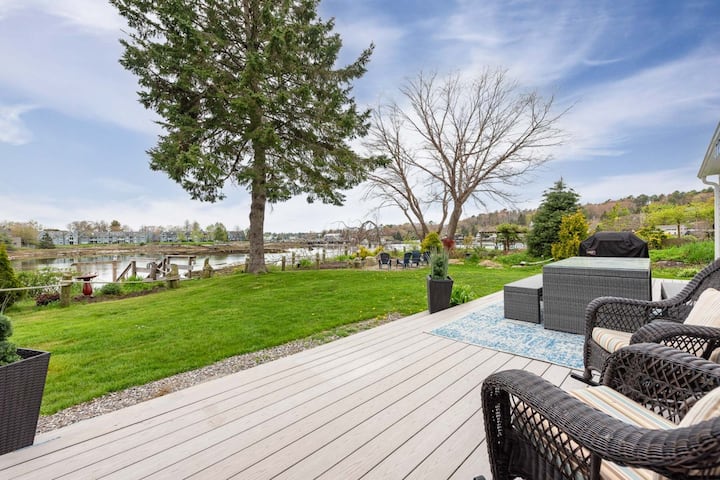 Oceanfront 2-bedroom Haven In Boothbay - Boothbay, ME