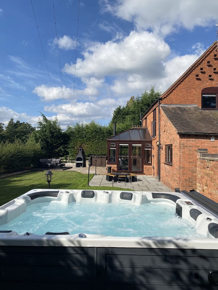 The Coach House: A Rural Midlands Retreat. - West Midlands