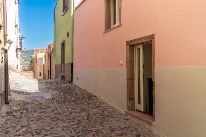 Sardinian Gallery Janna - Bosa