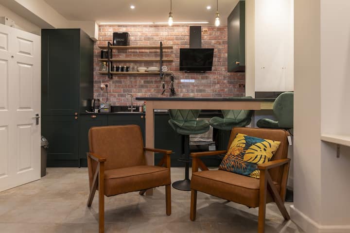 Trendy  London City  Hideaway Studio - St Katharine Docks - London