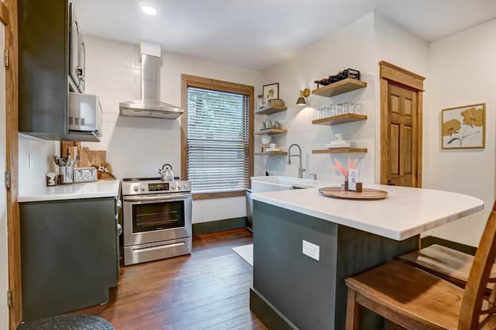 Spacious Pet & Family-friendly Home For 9+ Guests - New Haven, IN