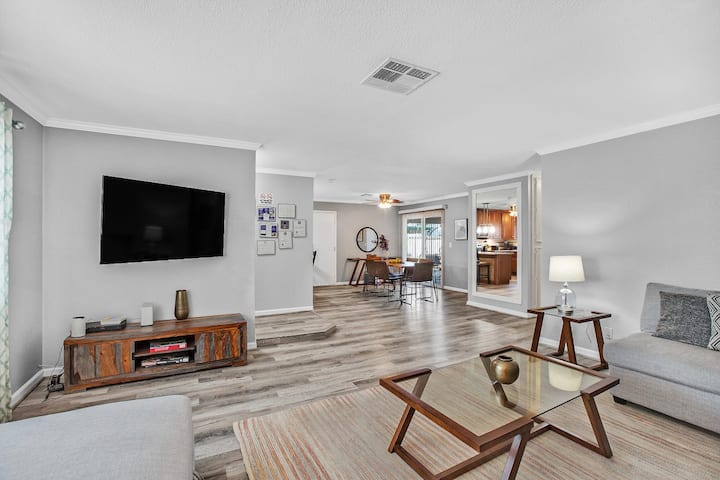 1 Story Home W 3br, Hot Tub, Sleeps 6 - Boulder City, NV