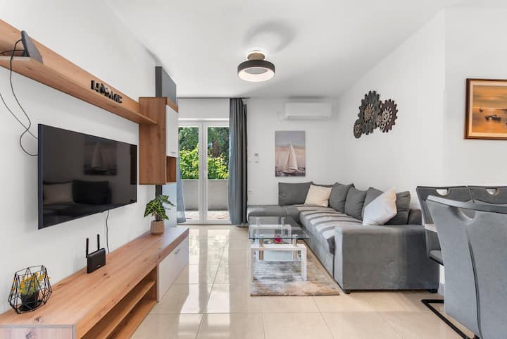 Apartment Petricija With Garden - Poreč