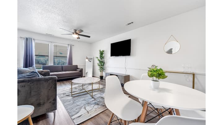 Cozy 2bd Near Walmart Hq | Long Stay Discounts - Bentonville, AR