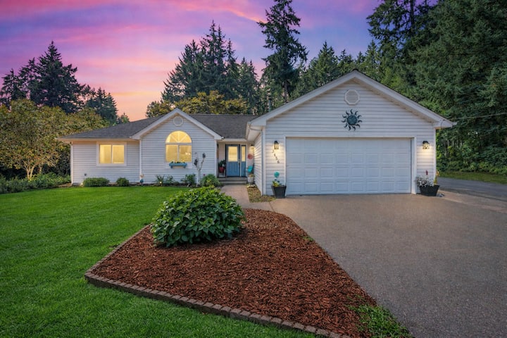 Port Orchard Oasis Retreat W/ Hot Tub & Game Room! - Port Orchard, WA