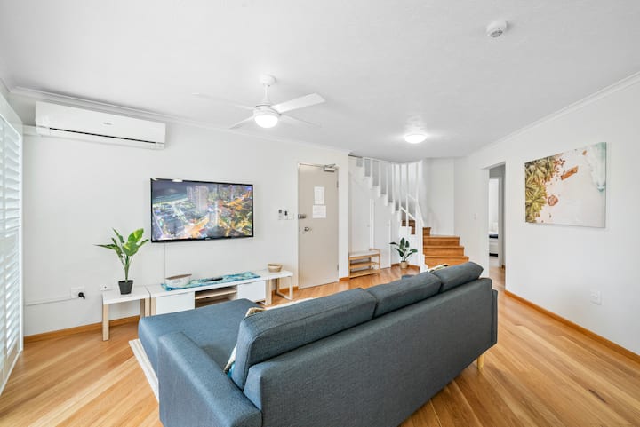 Three Bedroom In Broadbeach (Sleeps 6) - Broadbeach