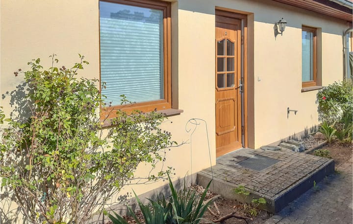 3 Bedroom Lovely Home In Seebad Lubmin - Loissin