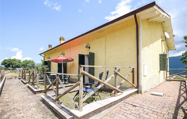 Stunning Apartment In Todiano Di Preci - Ussita
