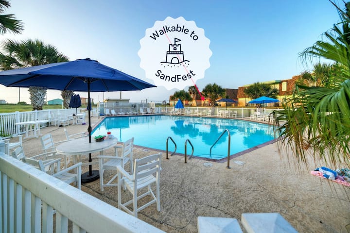Beach Boardwalk, 2 Pools & Pickleball | La Concha - Port Aransas, TX