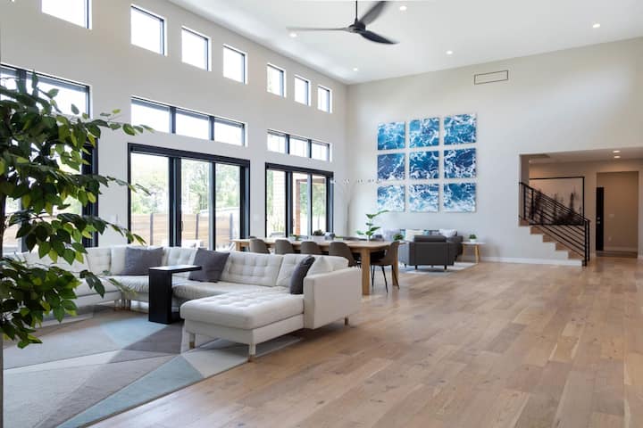 Modern Luxury W/ Saltwater Pool Abodebucks - St. Louis