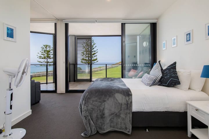 The Sandpiper—a Newy Beachfront Beauty - Newcastle
