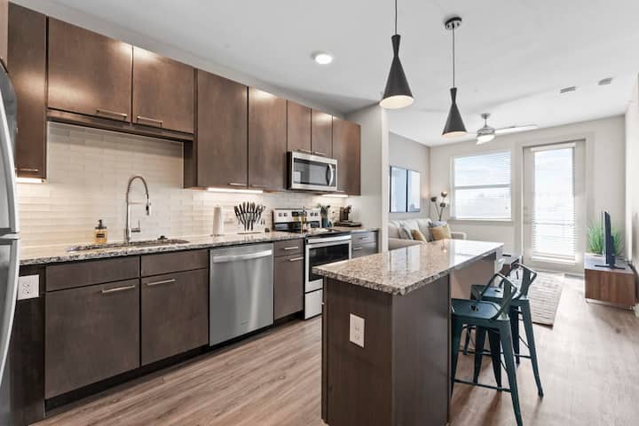 Fun King 1br Suite Close To Downtown W/ Gym - Austin, TX