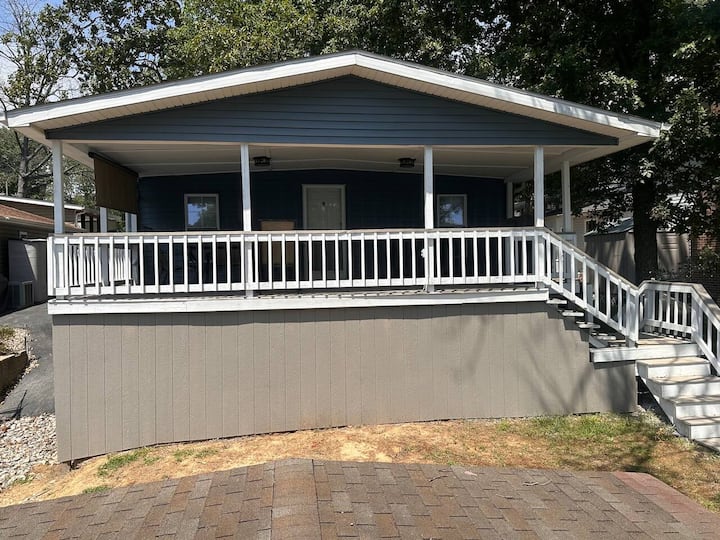 Come And Enjoy Our Beautiful Lake House That’s Per - Marion, IL
