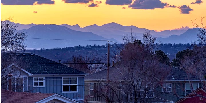 Mtn Views Patio + Grill | Downtown | Cozy Firepit - Carousel, Denver