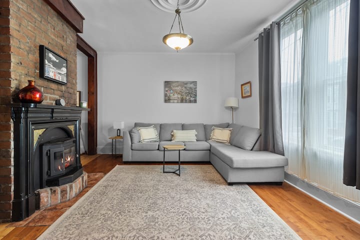 Victoria Family Home | King | Patio | 2 Ba | Bbq - 세인트 존스