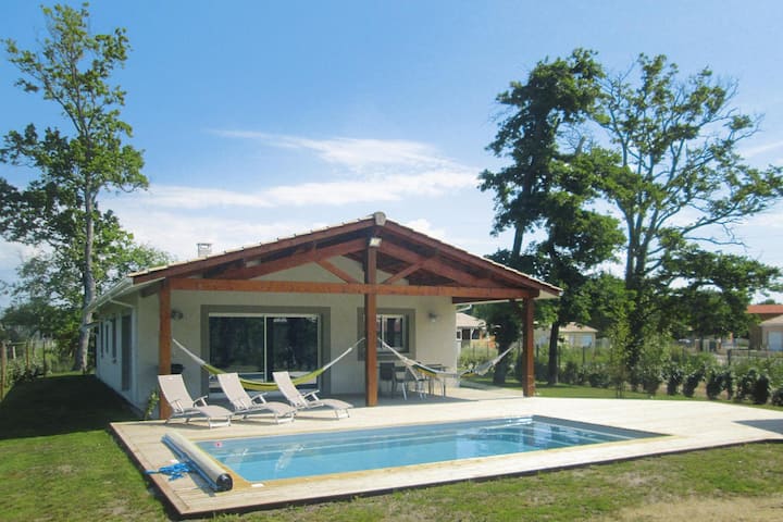 Holiday Home With Pool - Soulac-sur-Mer