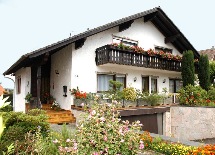 Gästehaus Braun - Ferienwohnung 1 - Bad König