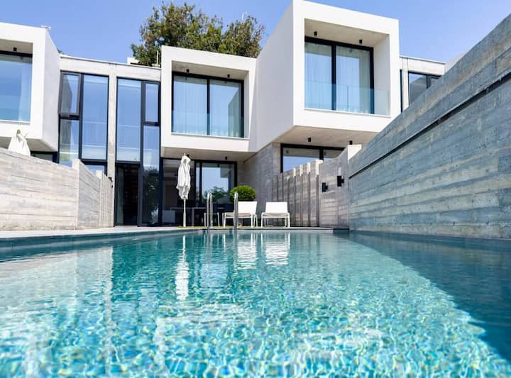 Sunset Park Villa Ii With Private Pool & Sea View - Paphos