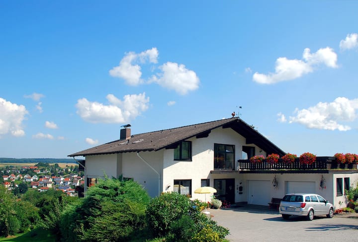 Haus Fernblick-ferienwohnung 1 - Bad König